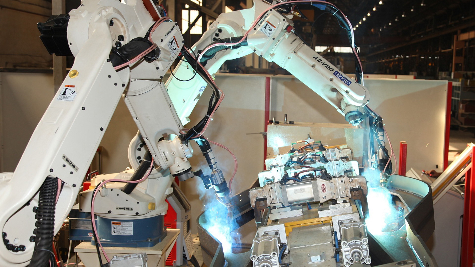 Kaynak Robotları ve Kaynak Robot Kollarının Faydaları Nelerdir? - Roboweld